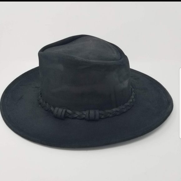 Minnetonka | Accessories | Minnetonka Outback Distressed Leather Hat ...
